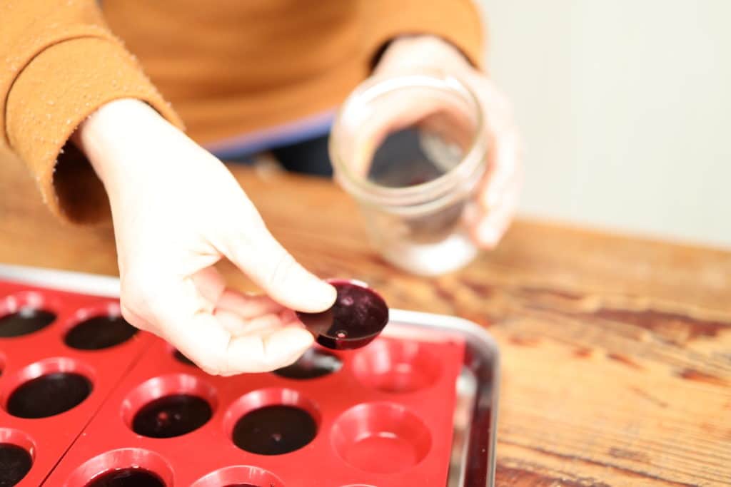 Easy Homemade Elderberry Gummies Recipe (Kids favorite!) - From Scratch ...