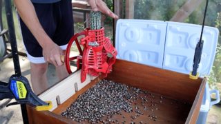 Shelling Corn By Hand (2 Simple Methods)
